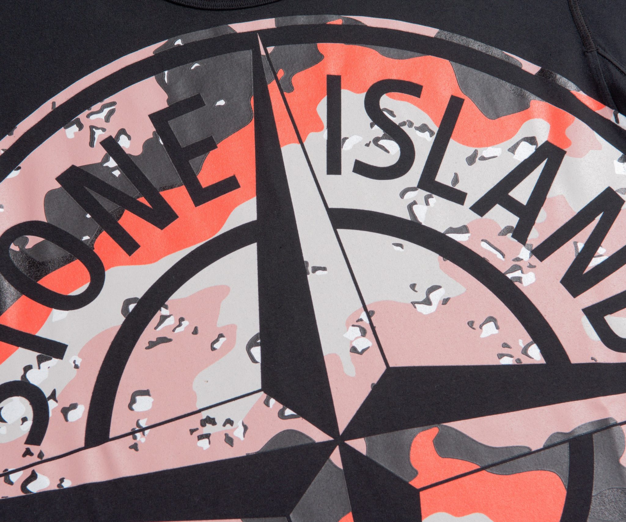 Stone Island, Merek Fashion Ikonik yang Mengusung Desain dan Inovasi